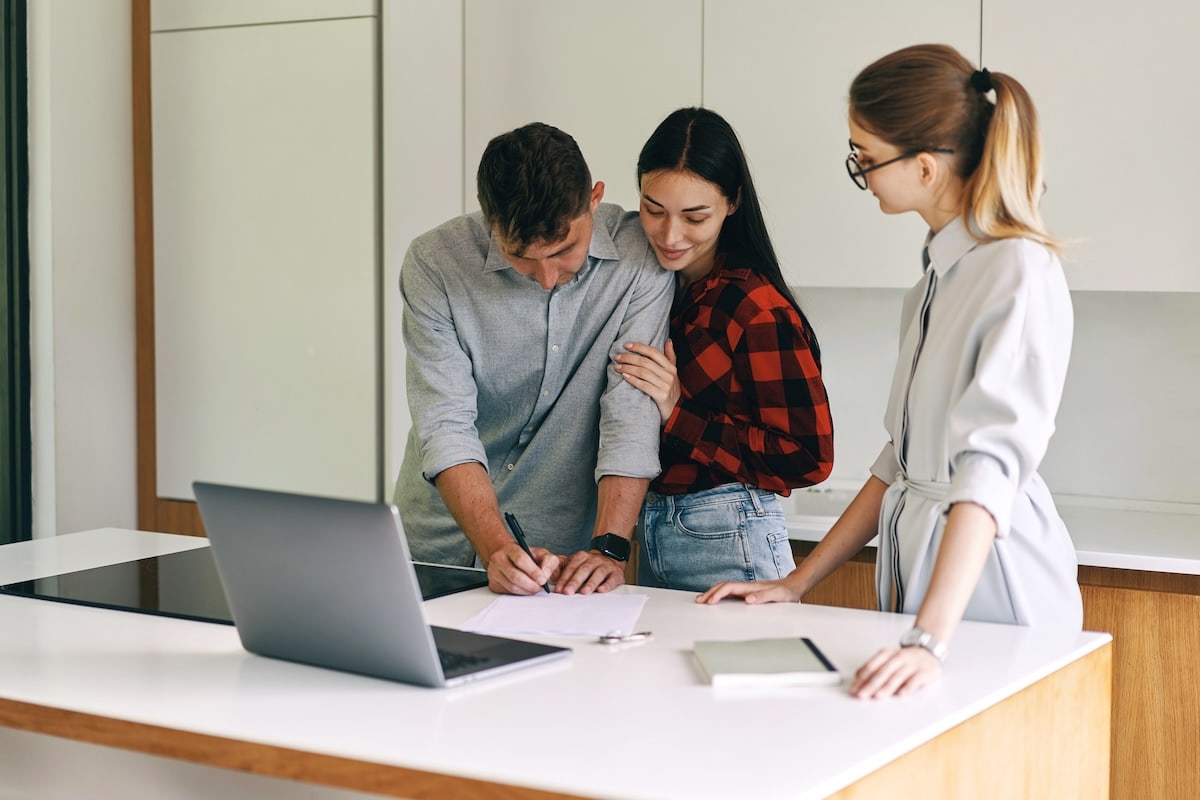 How to Manage Rental Property [Be the Best DIY Landlord]