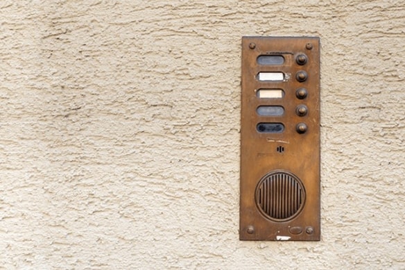 How to Buy an Apartment Intercom System With Door Release
